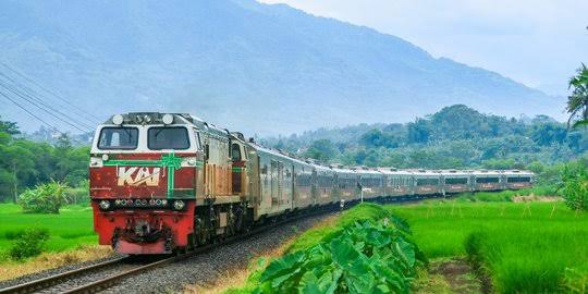 Kereta Api Eksekutif Berhenti di Stasiun Ciamis, Ini Alasannya