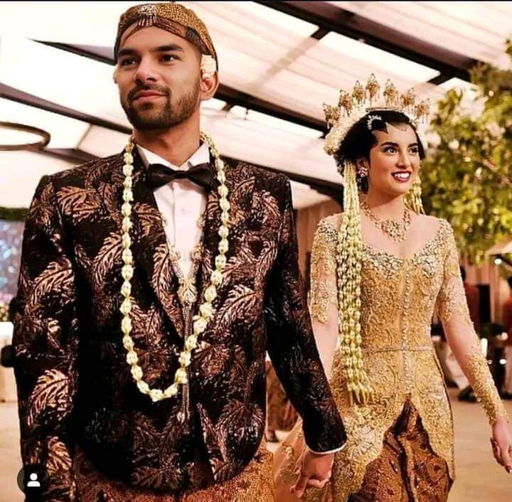 Sandy Walsh Menikah Kenakan Pakaian Adat Indonesia, Tuai Pujian Netizen ...